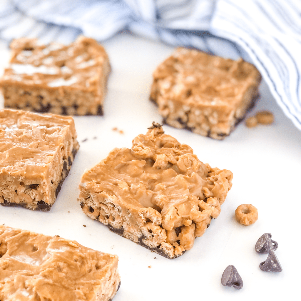 Chocolate Peanut Butter Cheerio Bars (No Bake)