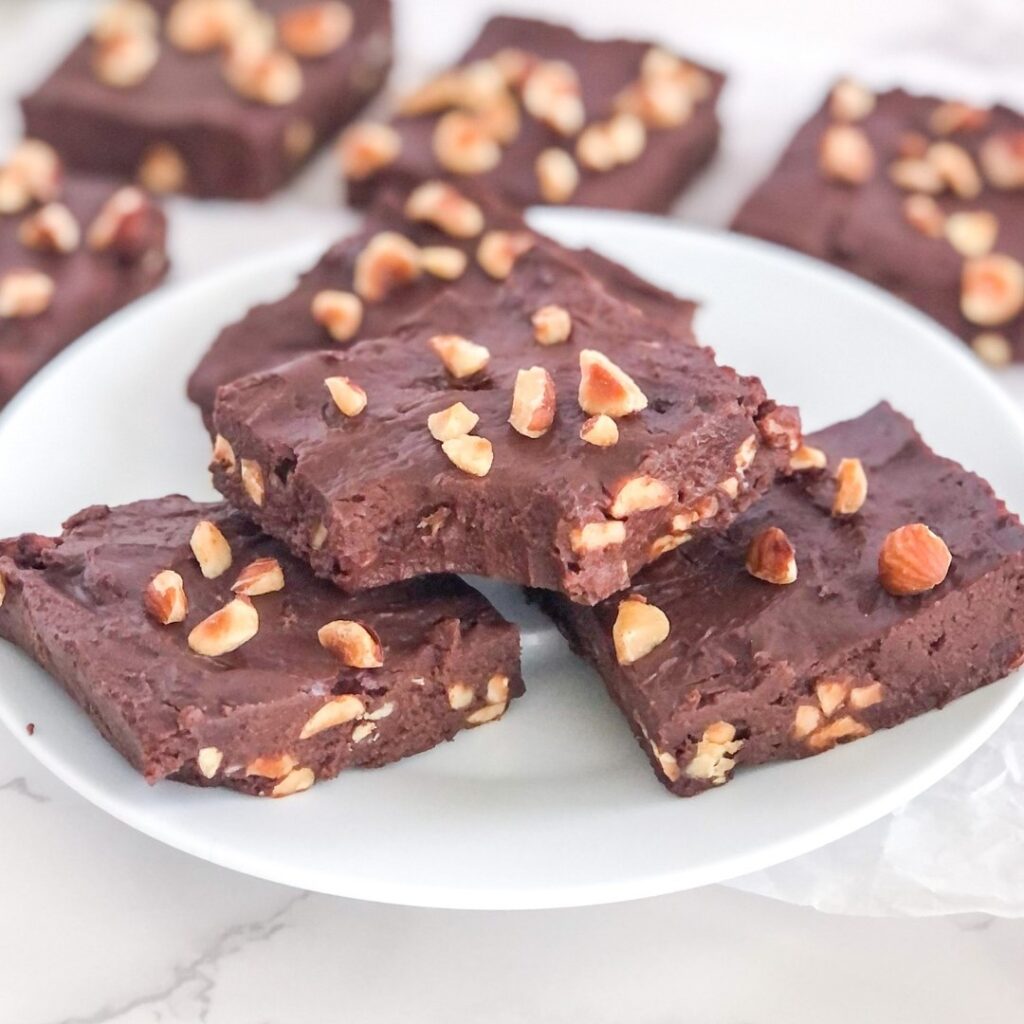 4-Ingredient Chocolate Nutella Fudge with Greek Yogurt (Easy)