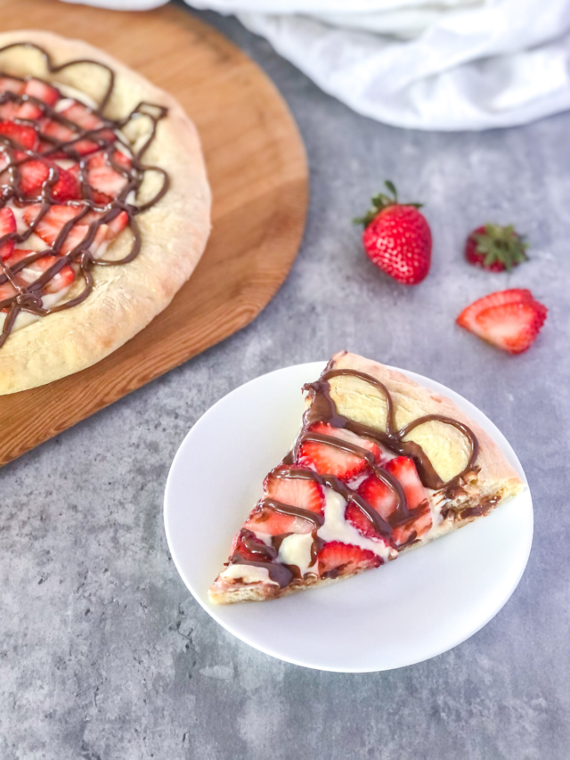 Nutella Strawberry Dessert Pizza | SemiSweet Bites