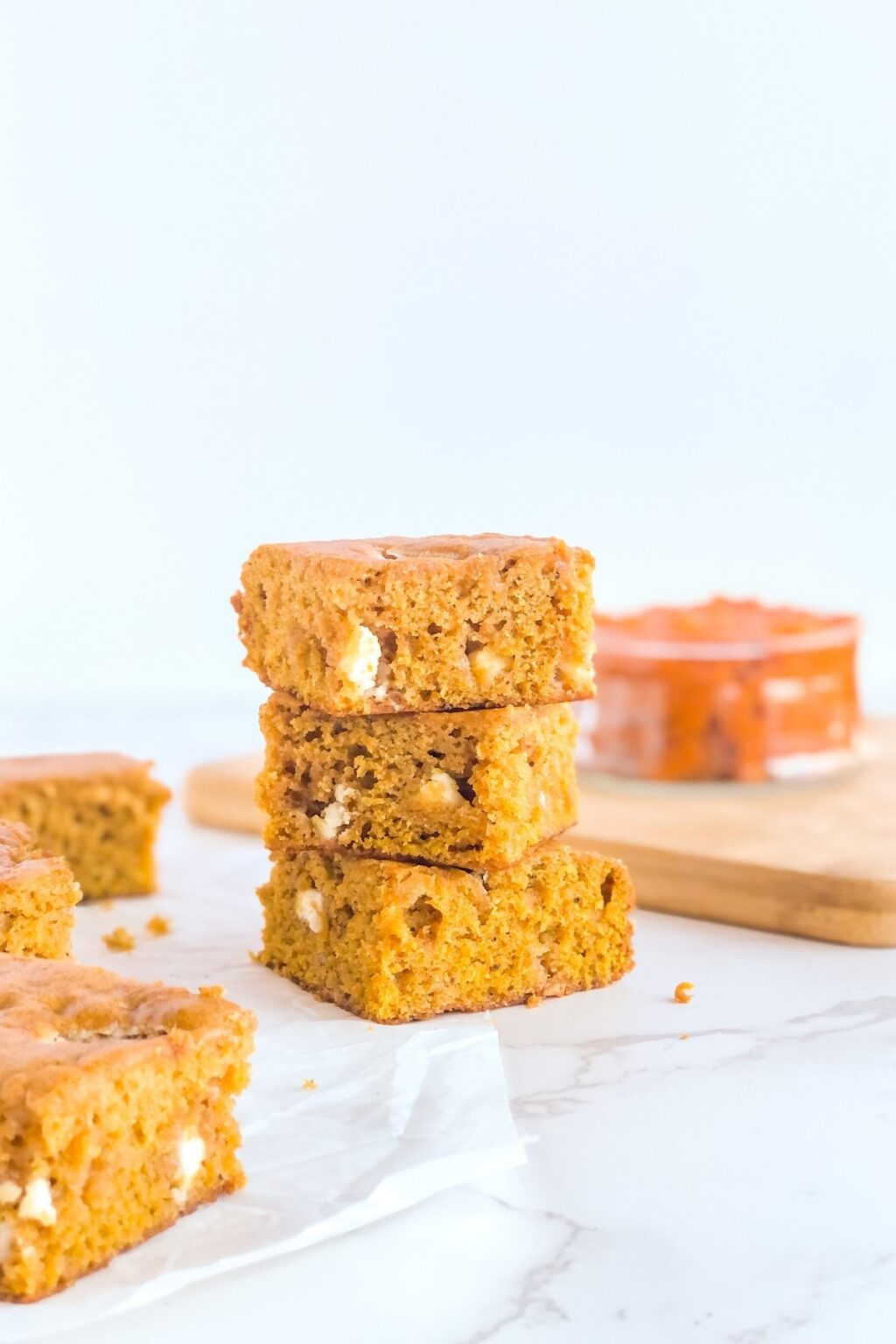 Easy & Moist Pumpkin Spice Cake Bars with White Chocolate
