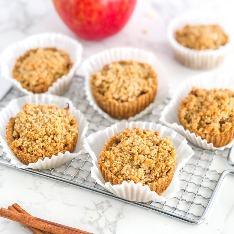 Mini Cinnamon Apple Crumble Tarts with Oats (Easy, Gluten Free)