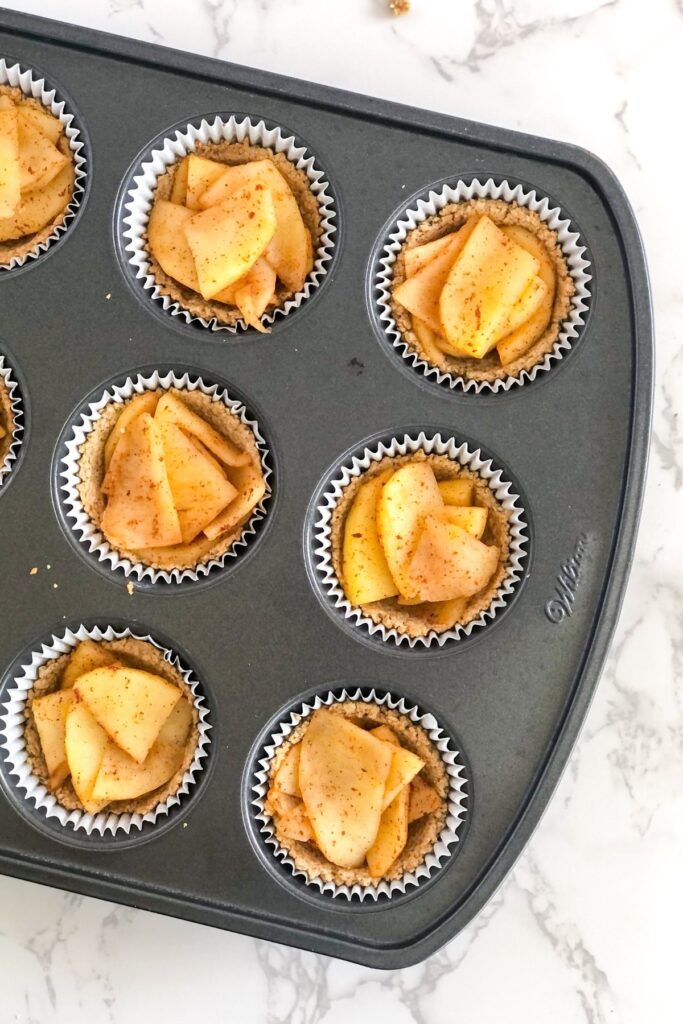 Mini Cinnamon Apple Crumble Tarts with Oats (Easy, Gluten Free)